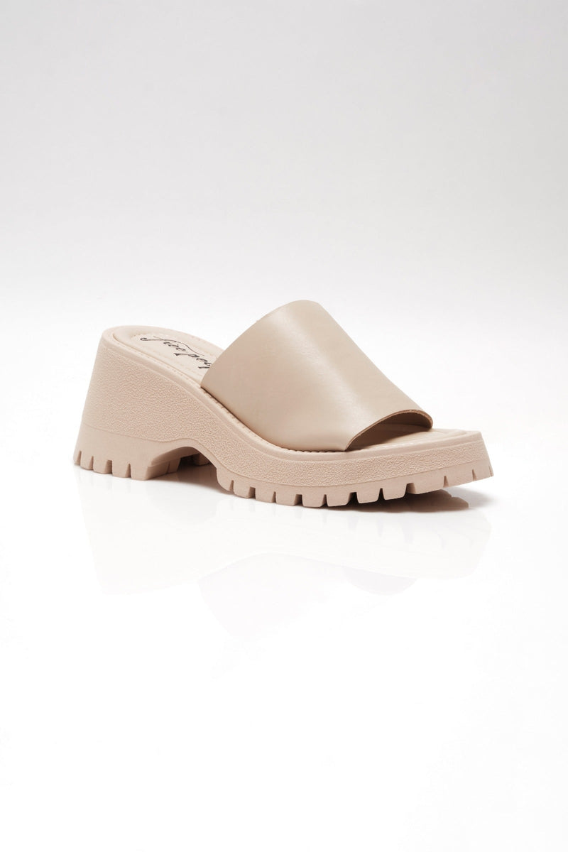 Free People - Winona Wedge Sandals in Pearl Sand – Blue Ox Boutique